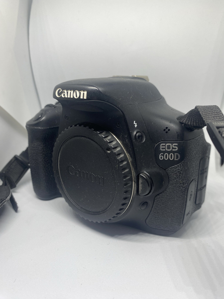 Фотоаппрат canon 600D