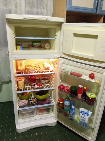 Срочно продам холодильник Индезит