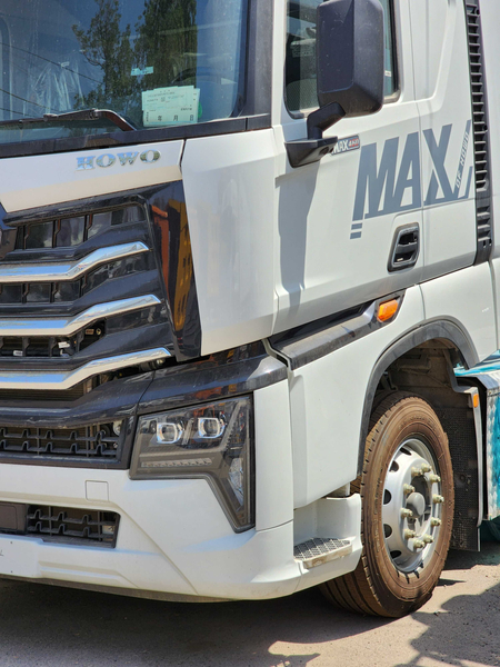 Sinotruk Howo Max 6x4 CNG Подушка в наличии!