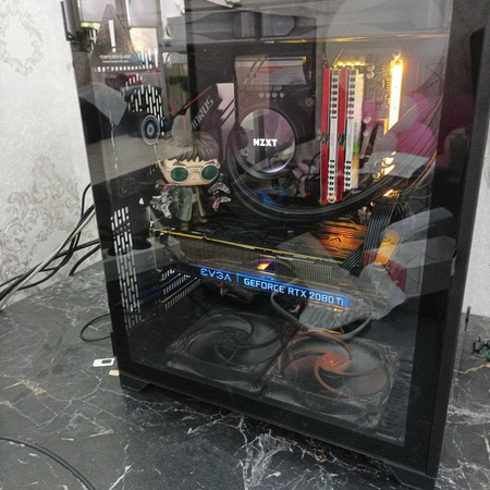Core I9 9900KF  h370 wifi gaming  Rtx 2080ti EVGA \\nRam 32 gb Nvme 500