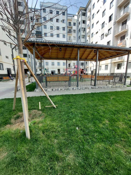 Новостройка с парковкой и со всеми удобствами