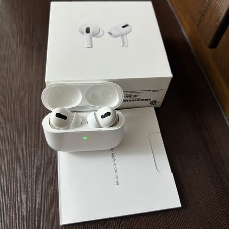 AirPods Pro (с беспроводной зарядкой/wireless charging)