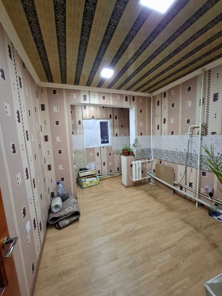 Срочно продается в Яшнабадском р-н 2х комнатная квартира   (22)