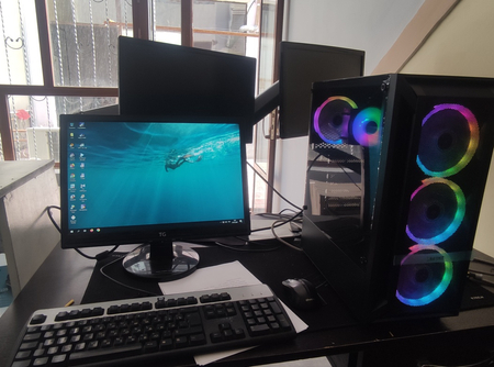 i7 2 pokolenie 2 gigabayt videokarta 8gb ozu 128 ssd rgb