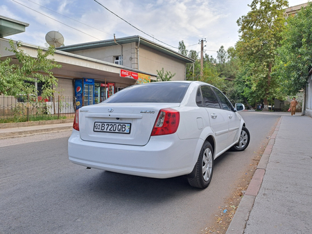 Daewoo Gentra 1.5 ideal
