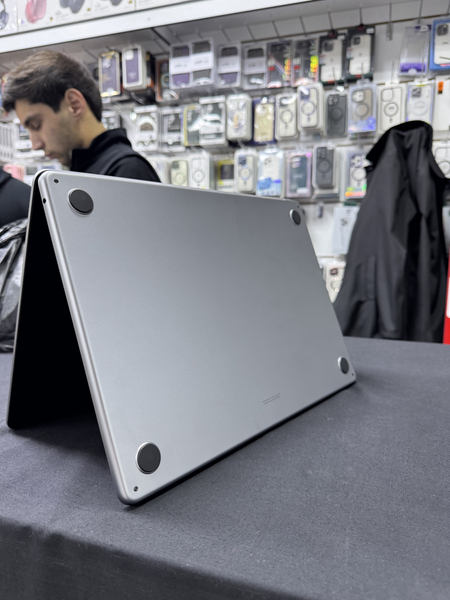 Macbook Air m2 15 inch