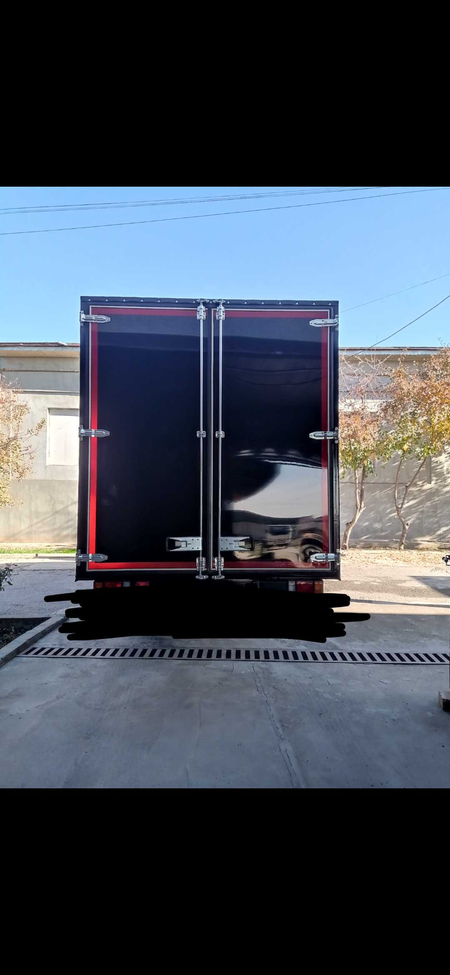 ISUZU 5 tonna li ga BÒRT 26 kubali sotiladi