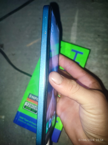 Infinix Hot 30i .