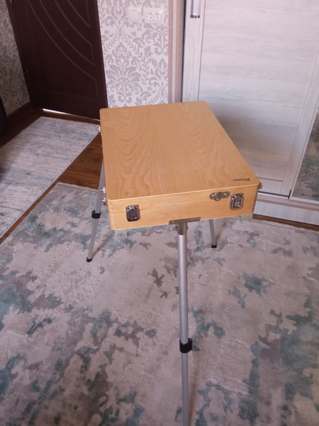Продаётся этюдник фирмы Pinax на металических ножках