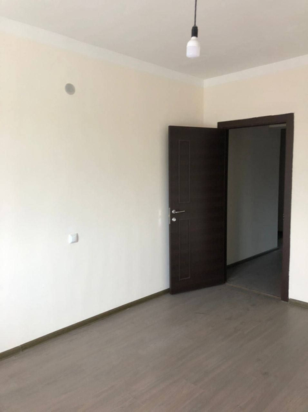 Сотилади. ЯнгиХаёт тум.  2/3/7.  71м²