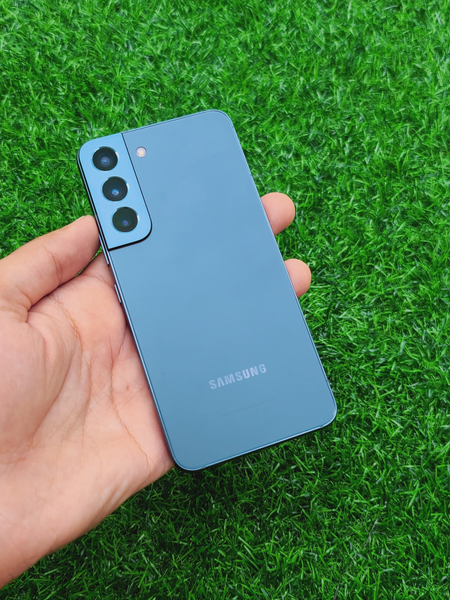 Samsung Galaxy S22 (5G). Snapdragon 8 Gen. Garantya bor. Mate Green