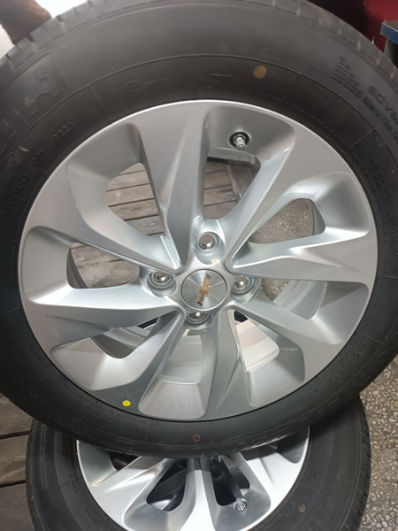 Onix R 15 yengi diska baloni peregon datchiklari bn yengi obmen bor