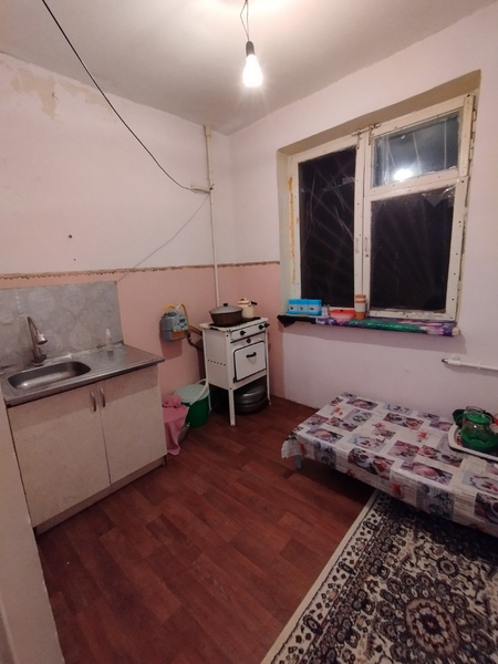 Продаётся 1 ком кв в чирчике 1 этаж в аранче улица пабеда