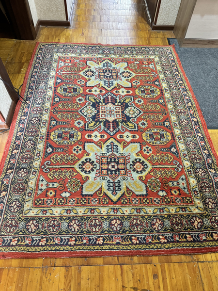 Шерстяной ковёр 1.85х.1.35м