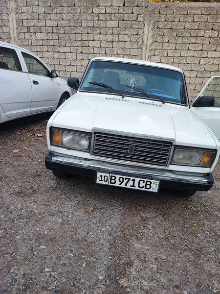 Vaz  2107 sotiladi
