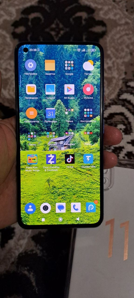 Xiaomi 11 lite sotiladi 8/128 xolati idel A+ xolatda.