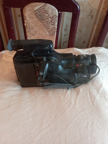 видеокамера SHARP MODEL VL-C650S