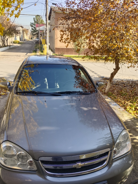 Lacetti 2012 1.8 sotiladi