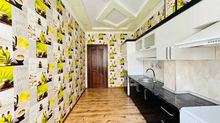 Срочно продаётся 1 комнатная квартира 43 кв на 1 этаже на навостройке
