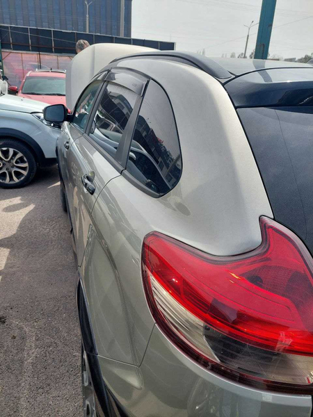 Lada XRAY Cross Luxe Prestige