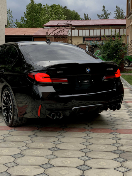 Продаётся машина BMW