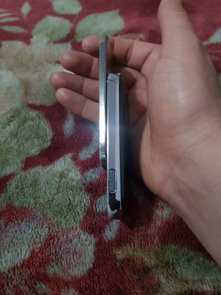 Nokia       7230