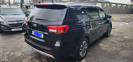 KIA CARNIVAL  sotiladi