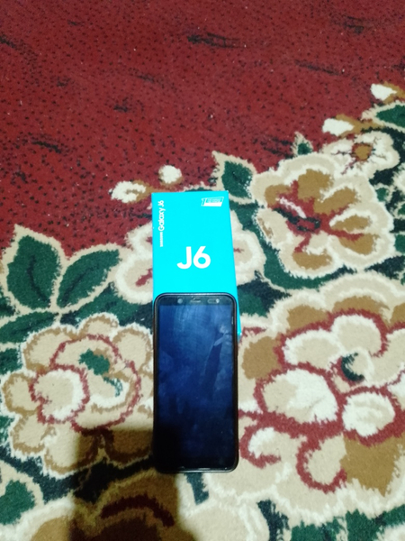 Samsung j6 2018 .