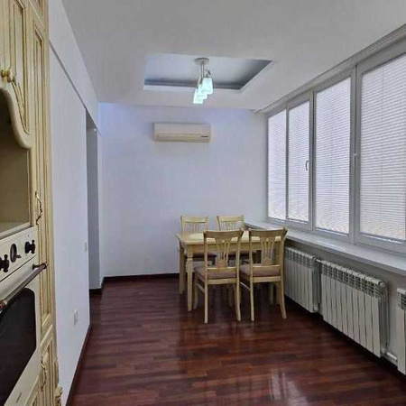 Продается квартира 3/3/5 на Яшнабадском районе  ( j 3049 )