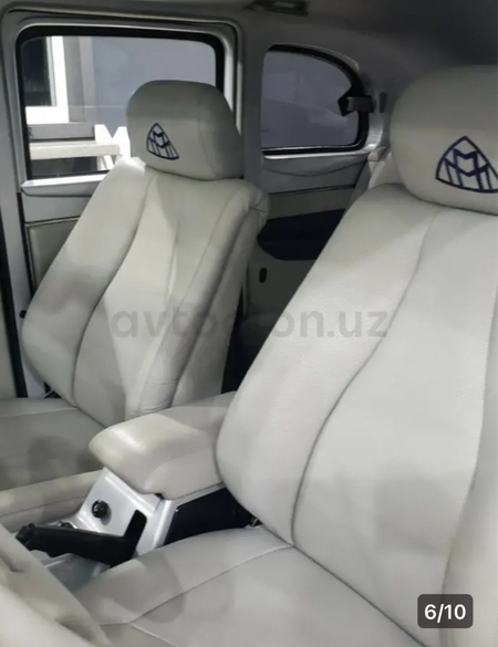 Ретро автомобиль Mercedes Benz Maybach