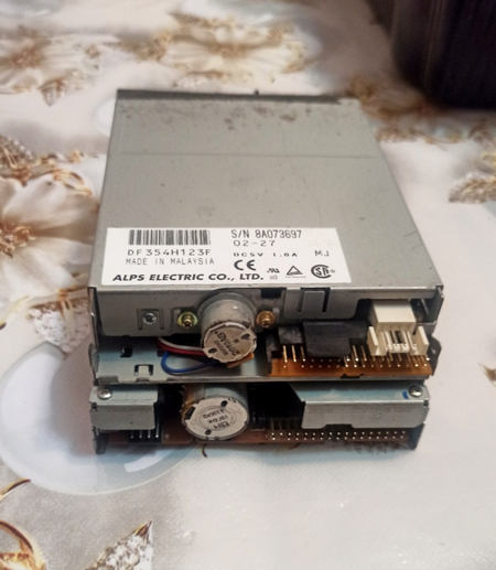 ENSONIQ TS-10 va TS-12 ga Diskavod sotiladi