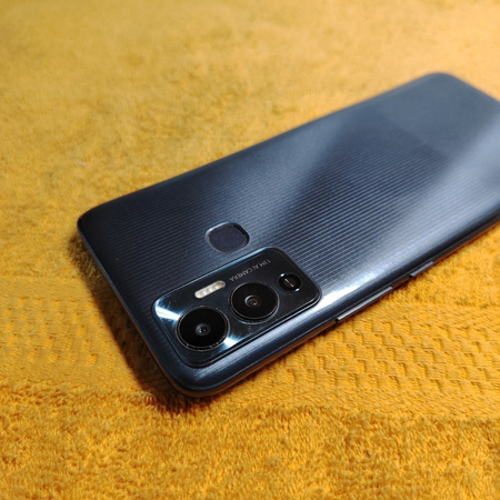Infinix Hot 12play sotiladi 7000mach