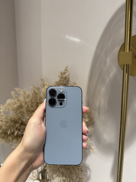 iPhone 13 pro blue