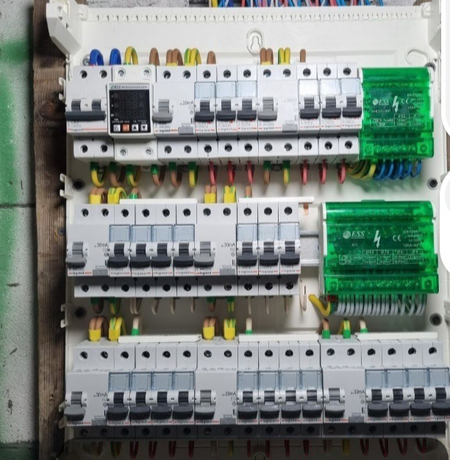 Elektrik ishlarini qilamiz