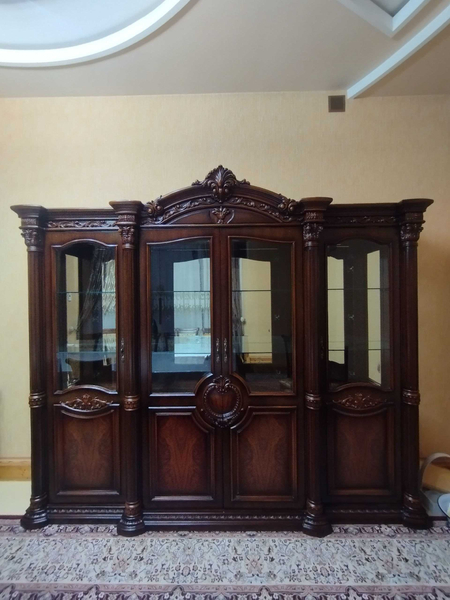 Срочно продаётся италянский мебел