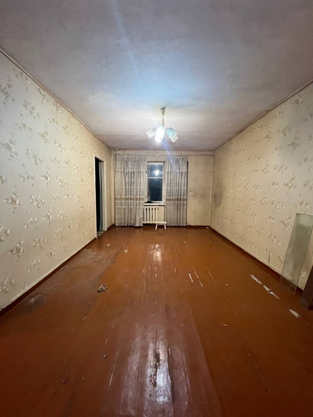 3/5/5 Максим Горький, у метро