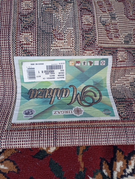 Продаётся ковёр 4/550 в идеальном состоянии