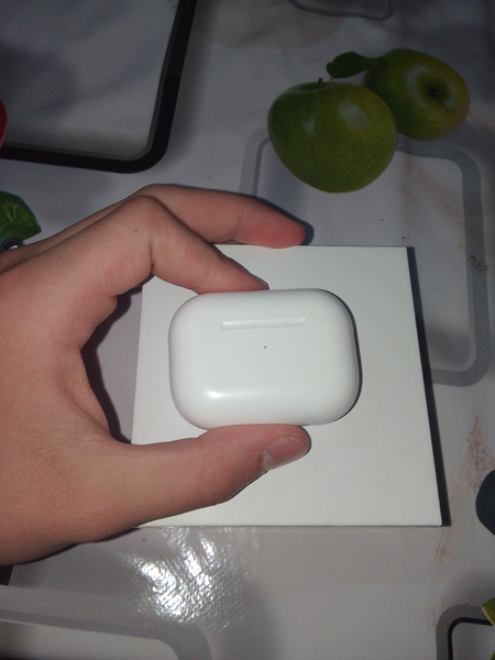 Air pods pro korobkalari bor