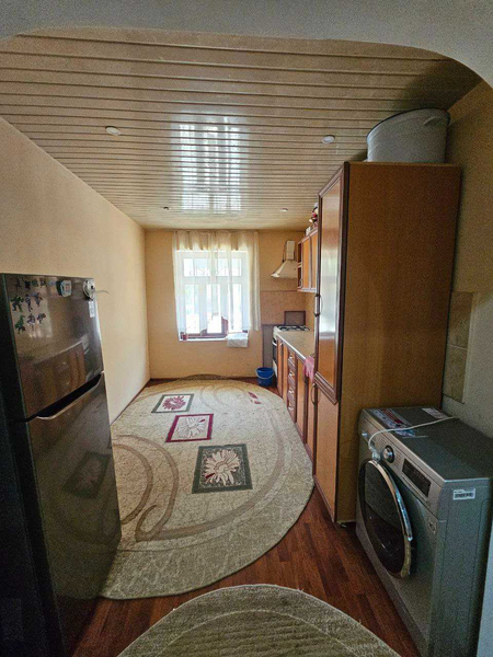 3 xonali 90m² 1-qavat uy sotiladi Ikkilamchi kreditka ham beriladi.
