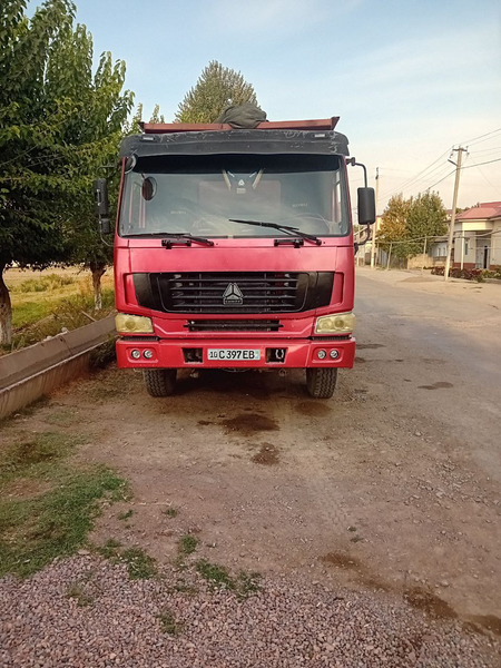 Howo SINOTRUK sotiladi
