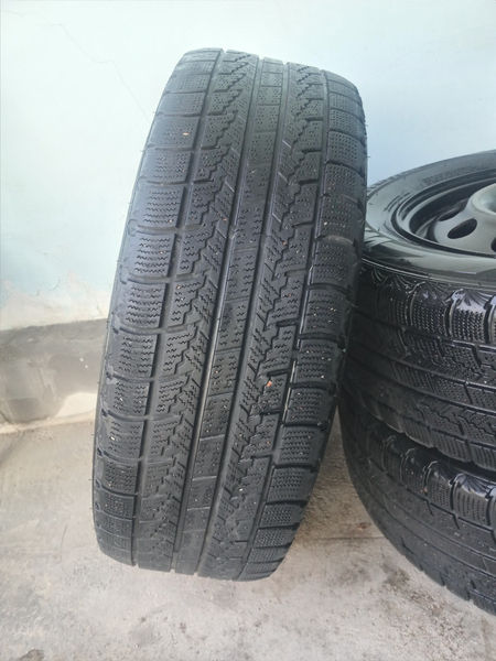 Балон Корейски  Nexen с дисками 205/65 R15