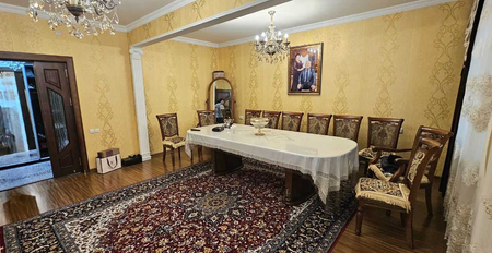 Продаётся квартиры 5/4/5 на  Юнусабадском районе 19-й кв (J2346)