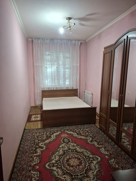 Юнусабад 12 квартал 2.3/1/4  400 у.е. + 200у.е.депозит