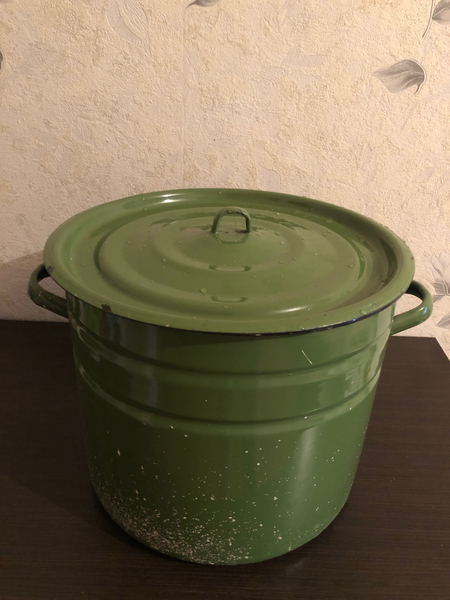 Продам эмалированное ведро