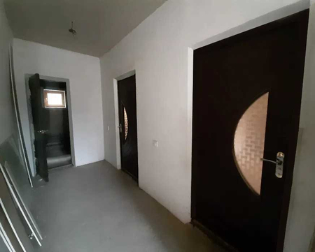 4-sotok uchaska. 145m² li 5-ta do'koni bilan