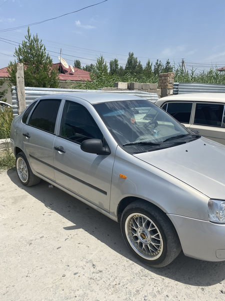 Lada yaxwi sastayanida
