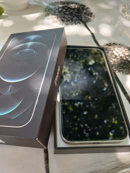 IPhone 12pro 256гб