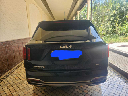 Продаётся чёрная, 7 местная KIA Sorento в отличном состоянии