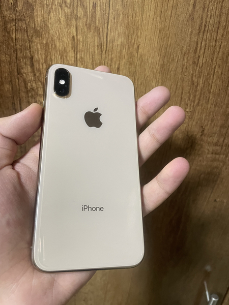 Iphone xs gold
