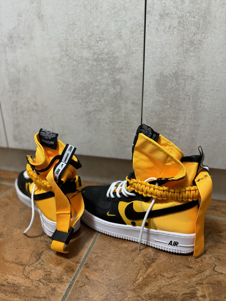 Эксклюзивные кроссовки NIKE